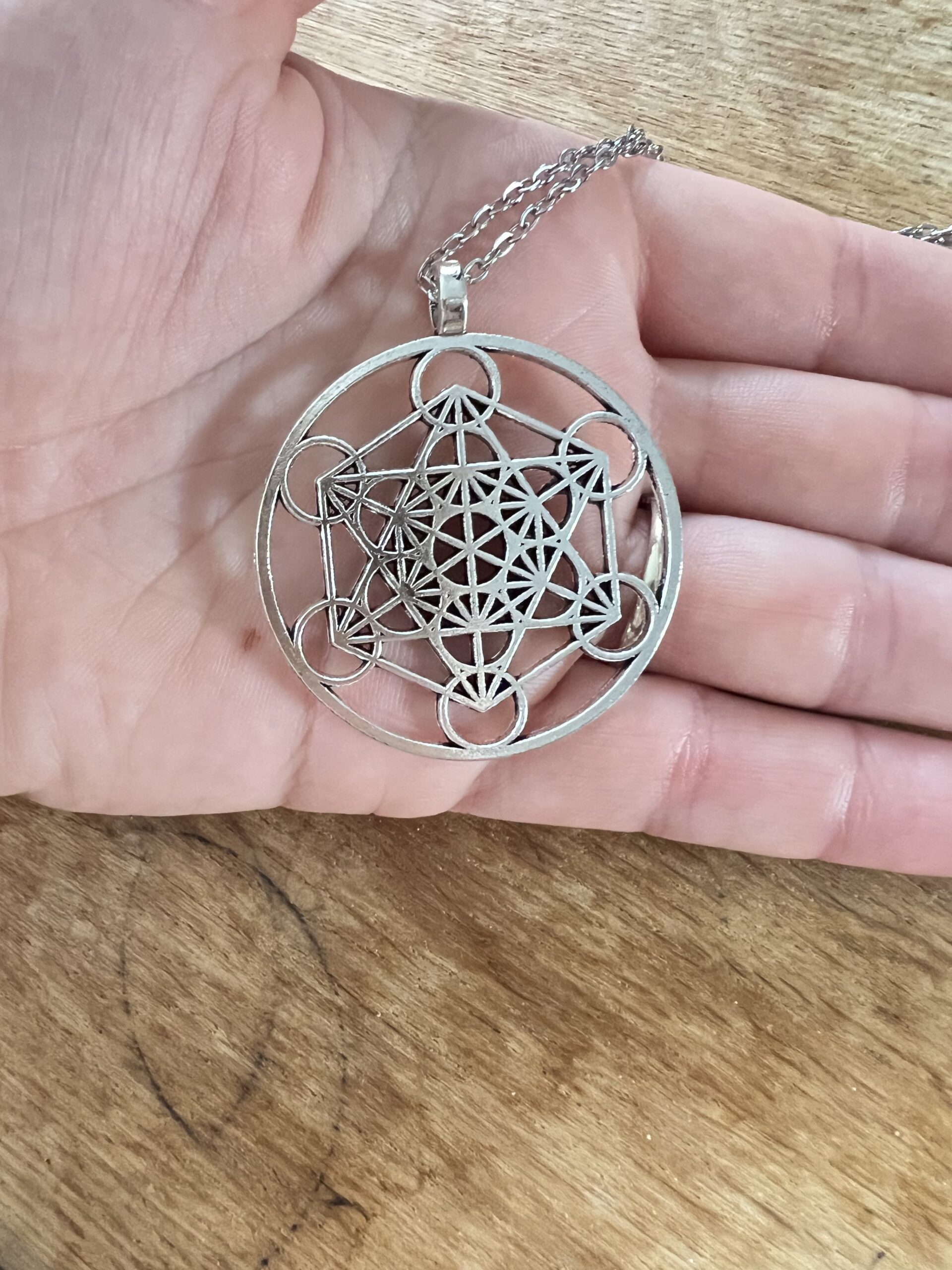 Collier Pendentif Cube de Métatron | Mélanie Stainier | YATNA